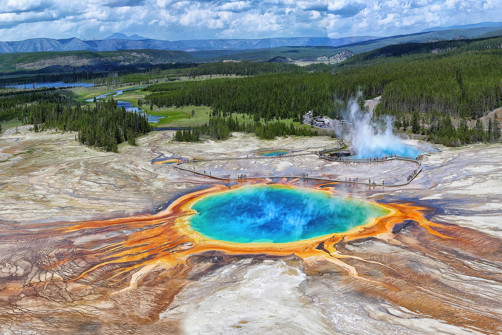 Yellowstone Travel Guide - TravelMasta